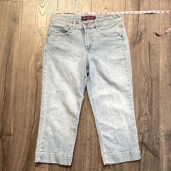 Gloria Vanderbilt | Pants & Jumpsuits | Gloria Vanderbilt Denim Capris ...
